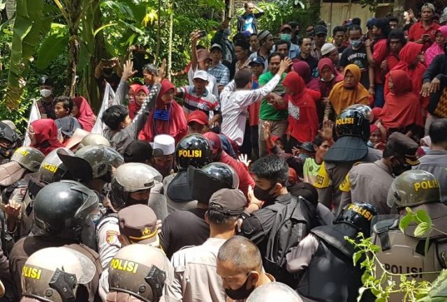 Batu Andesit Desa Wadas yang Jadi Sumber Konflik - Koran Sulindo
